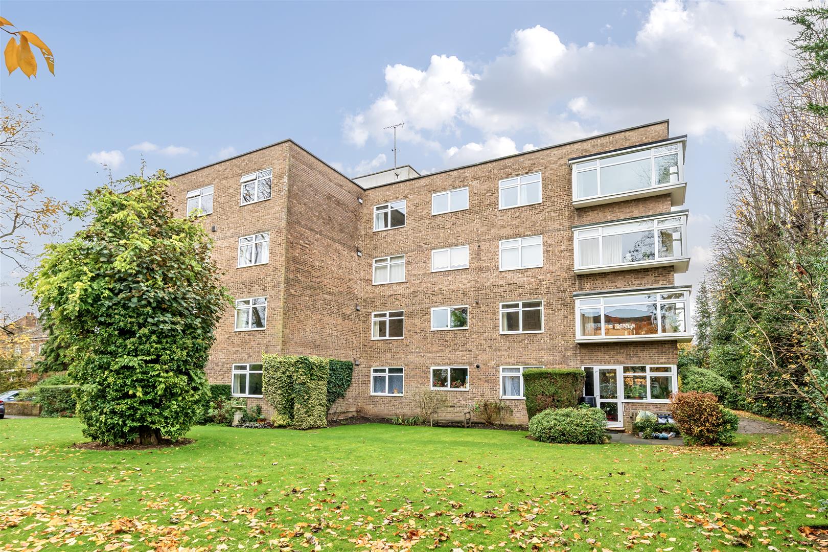 Buckingham Close, Guildford | Clarke Gammon