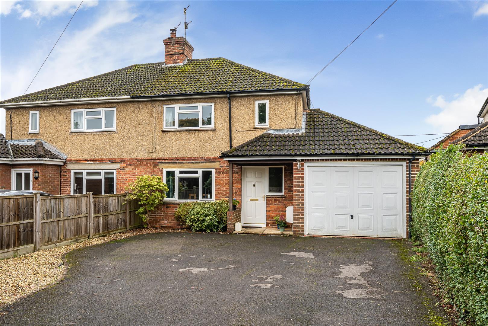 Manor Crescent, Haslemere | Clarke Gammon